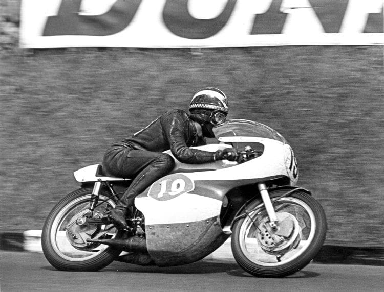 The Prince of Speed, Phil Read on his way to the first 250cc 100mph lap ...